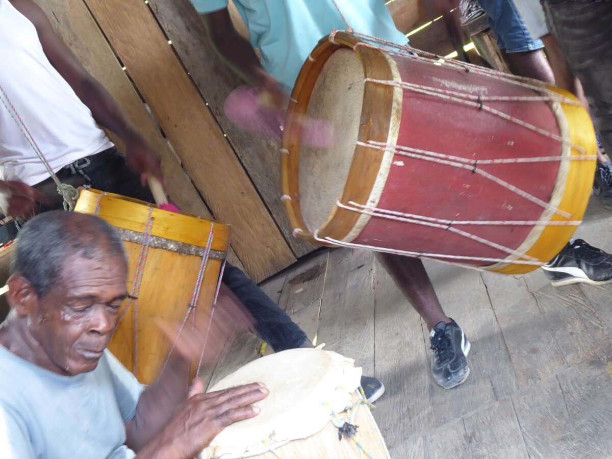 Bombos – Corpografías